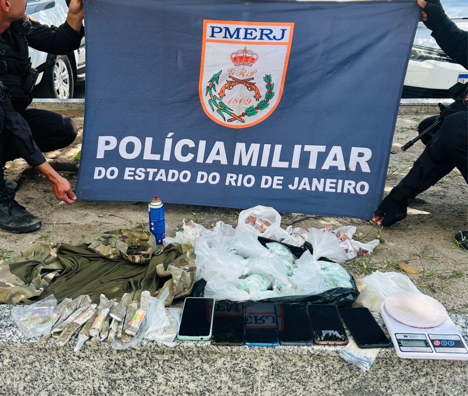 Polícia desarticula QG do tráfico em Cabo Frio, apreende grande ...